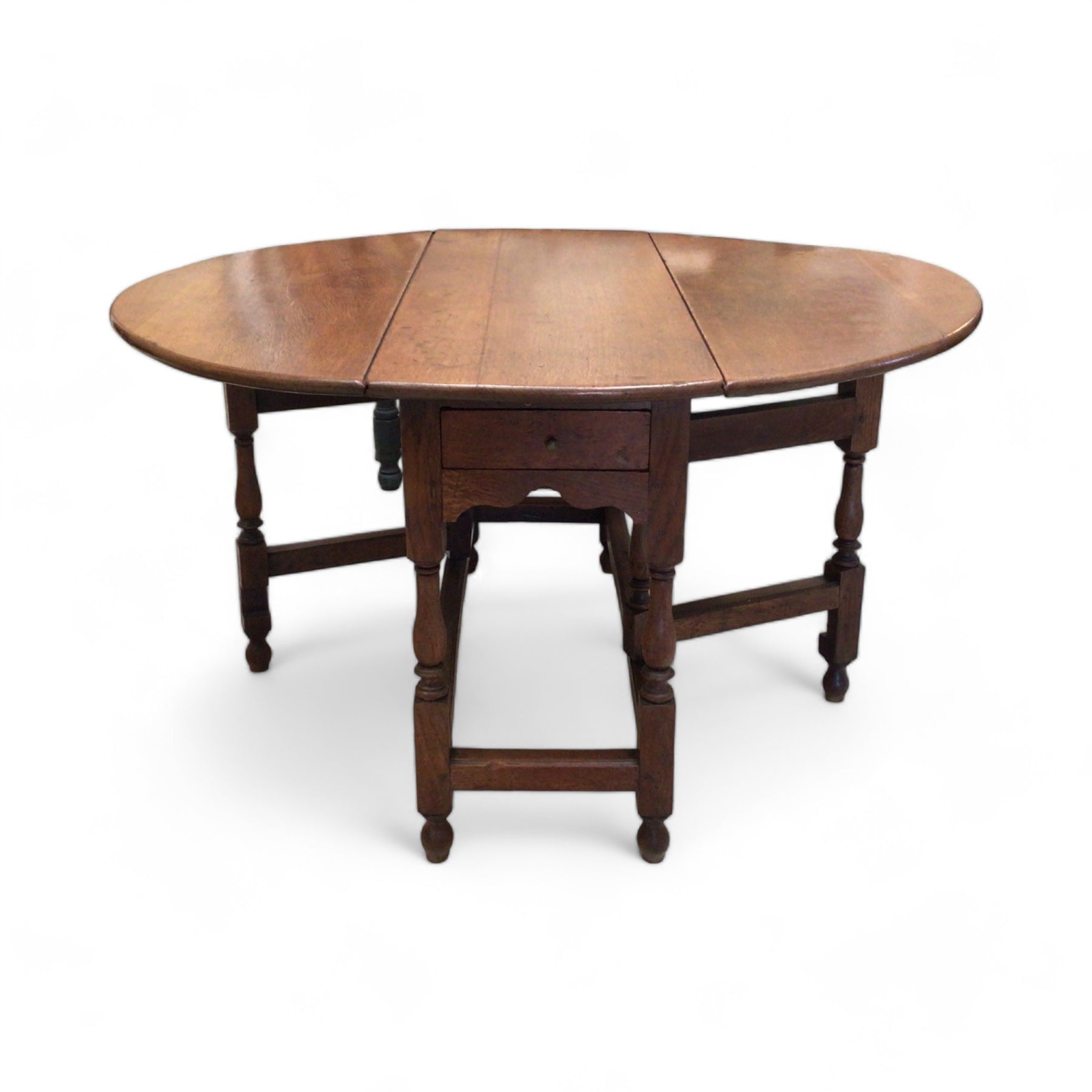 Kitchen & Dining Tables– deKor